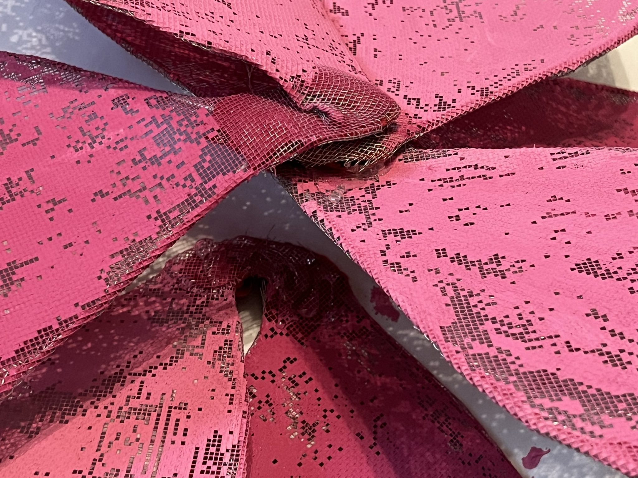 how to make a diy flower with aluminum screen - Re-Fabbed