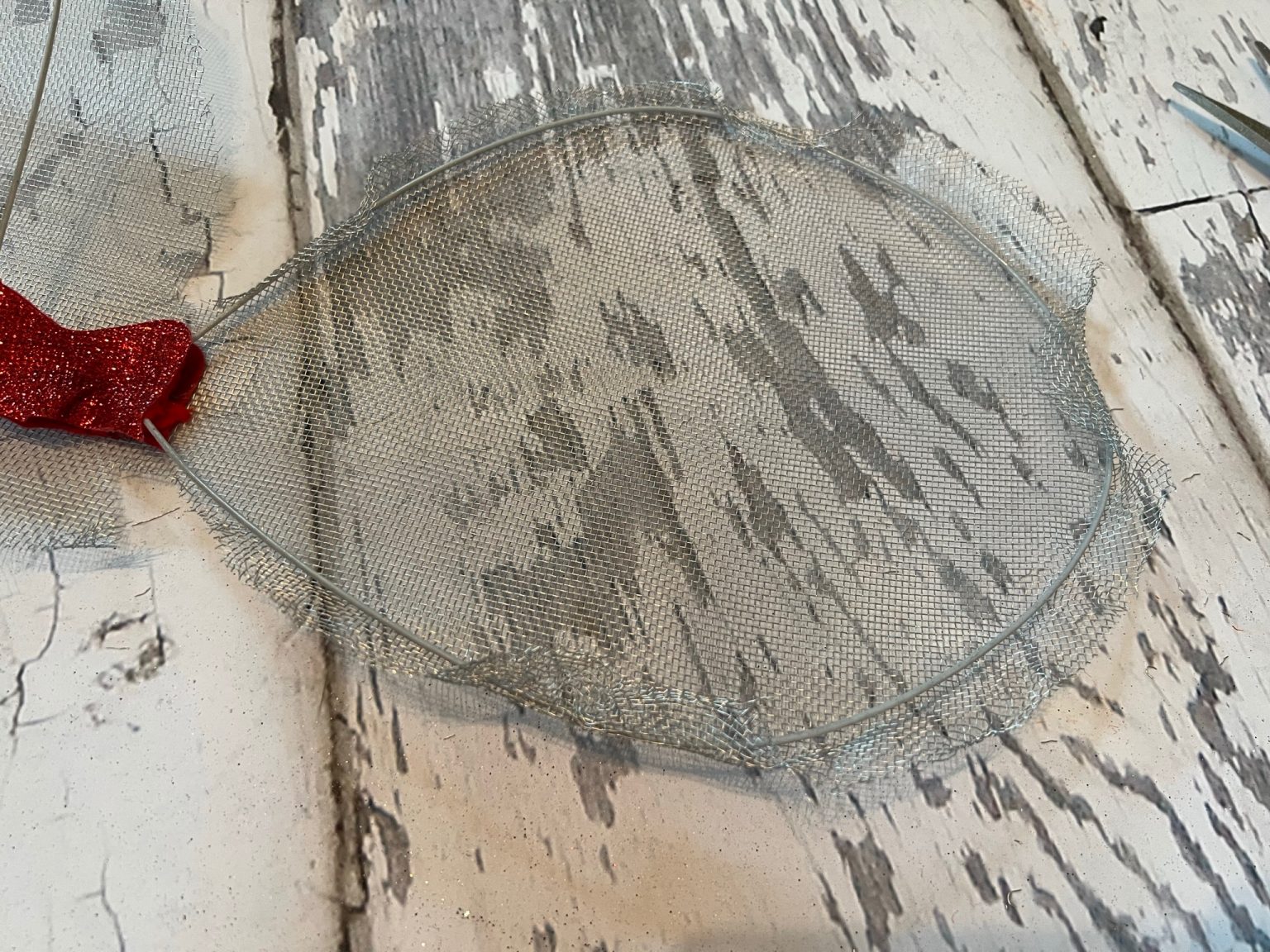 how to make a diy flower with aluminum screen - Re-Fabbed