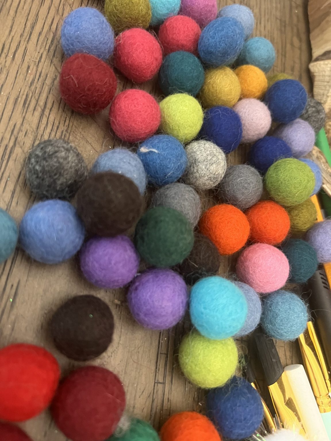 how to make a felt ball christmas tree - Re-Fabbed