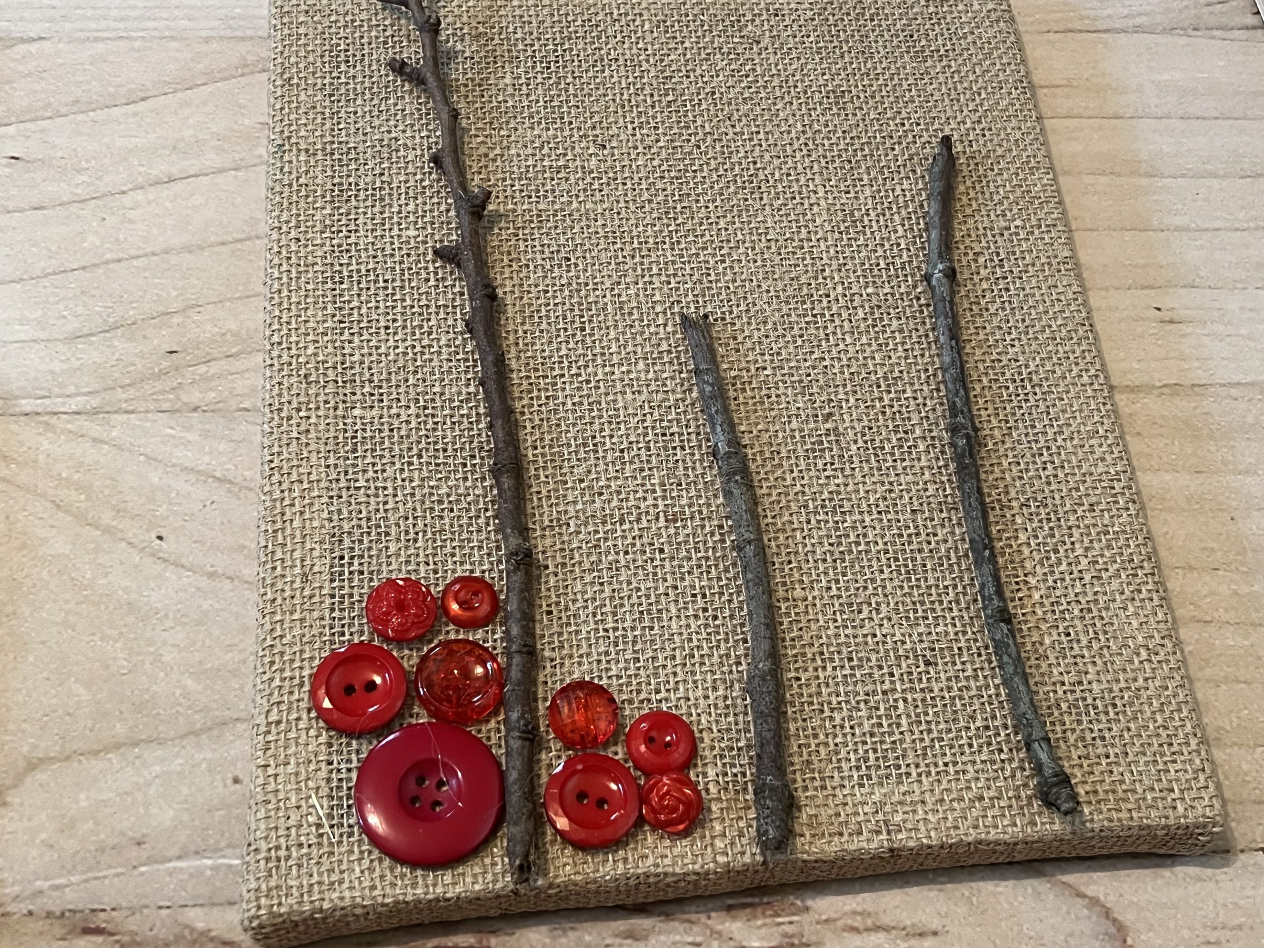 how to make christmas trees with buttons - Re-Fabbed