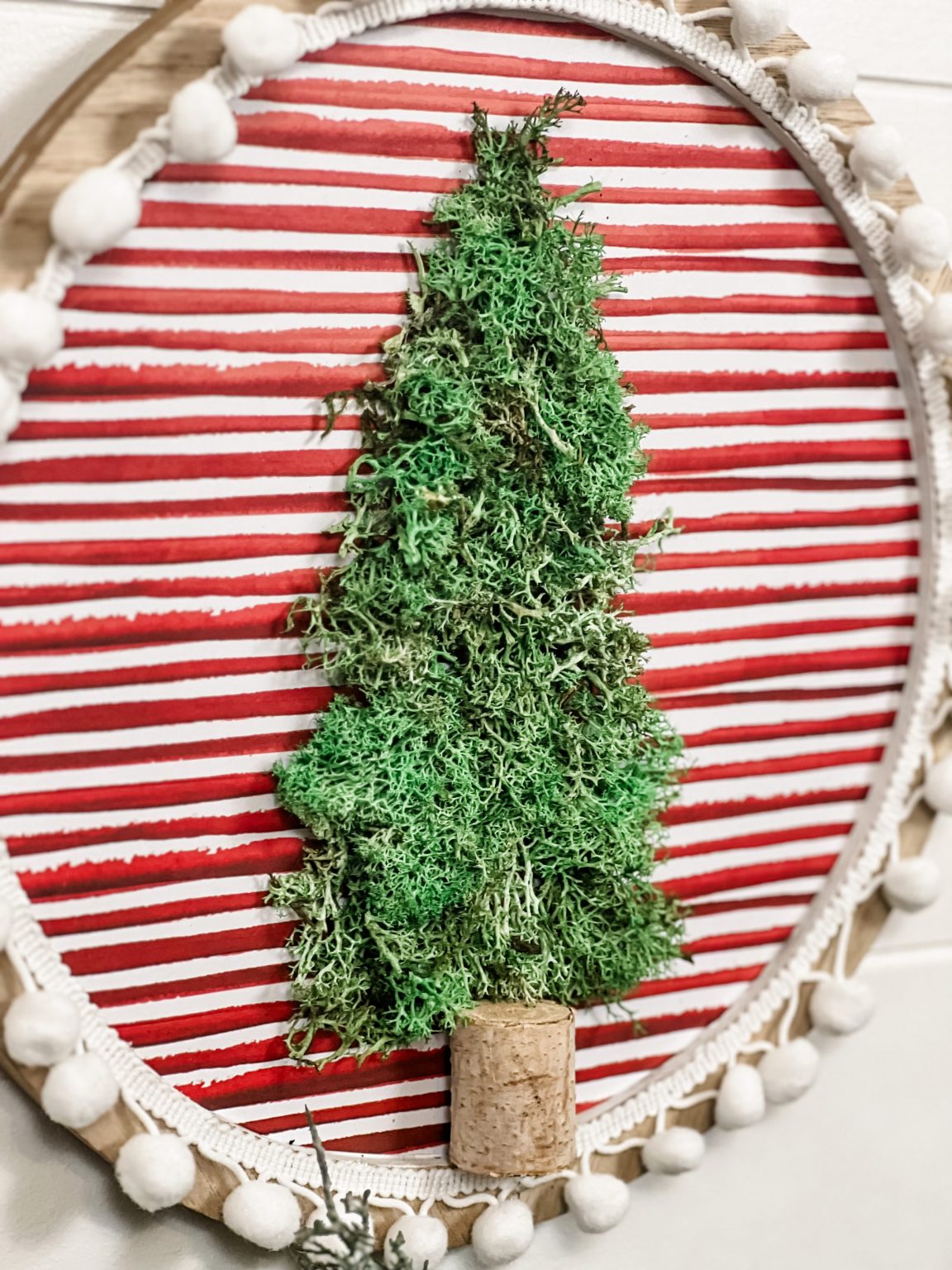how to make diy moss christmas tree - Re-Fabbed