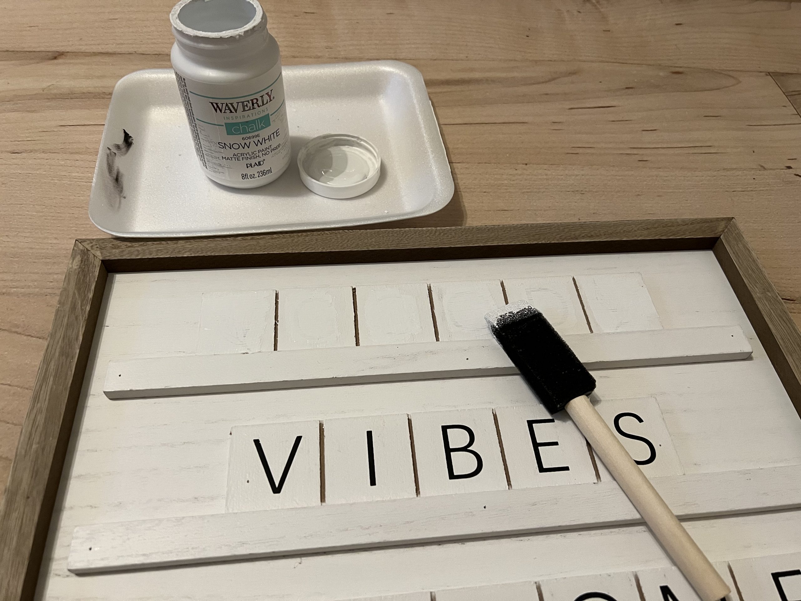 how to makeover a letterboard sign for christmas - Re-Fabbed