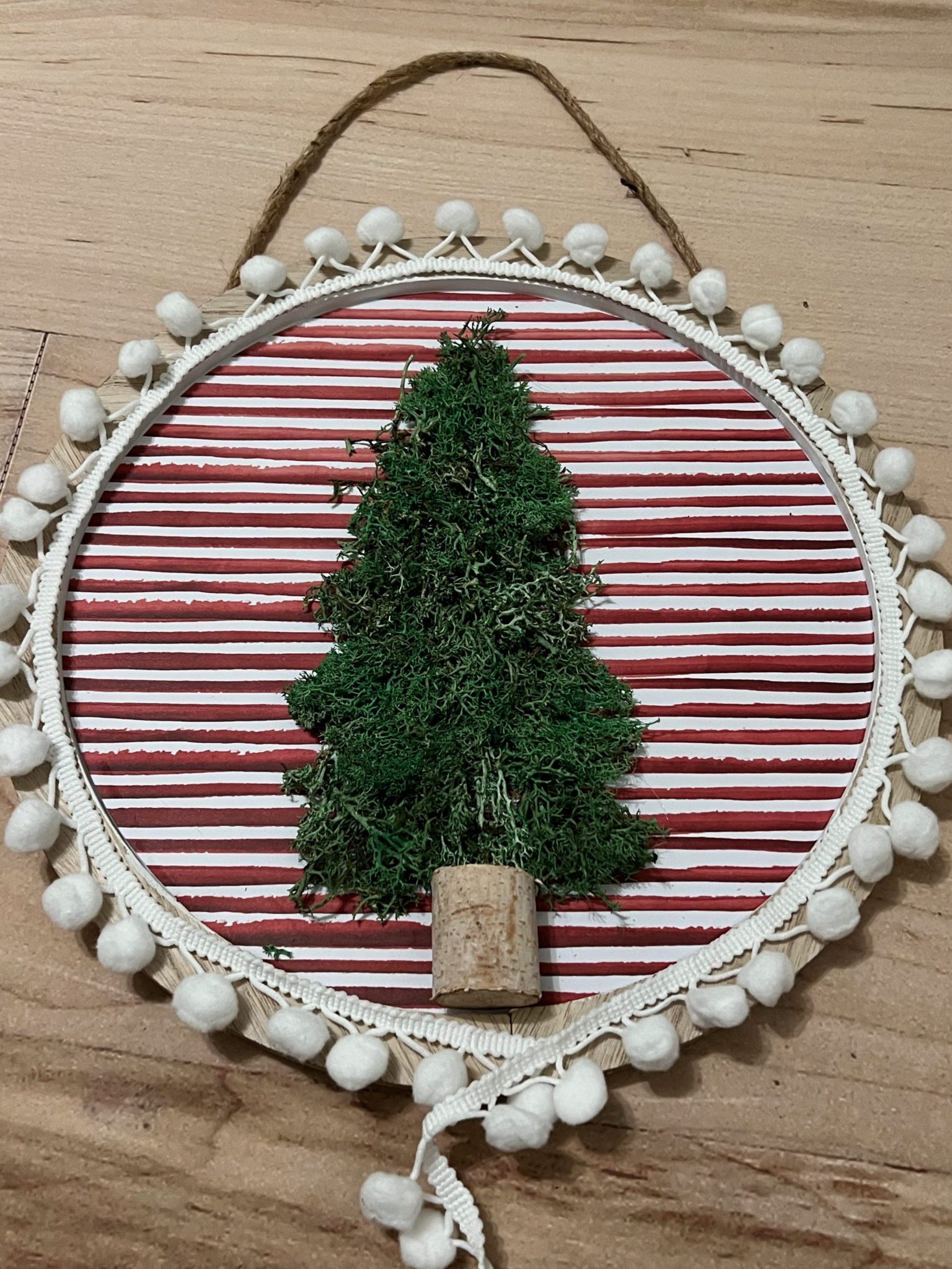 how to make diy moss christmas tree - Re-Fabbed