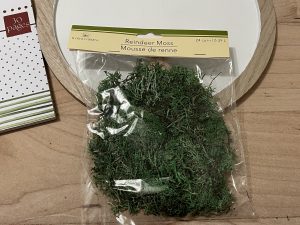 how to make diy moss christmas tree - Re-Fabbed
