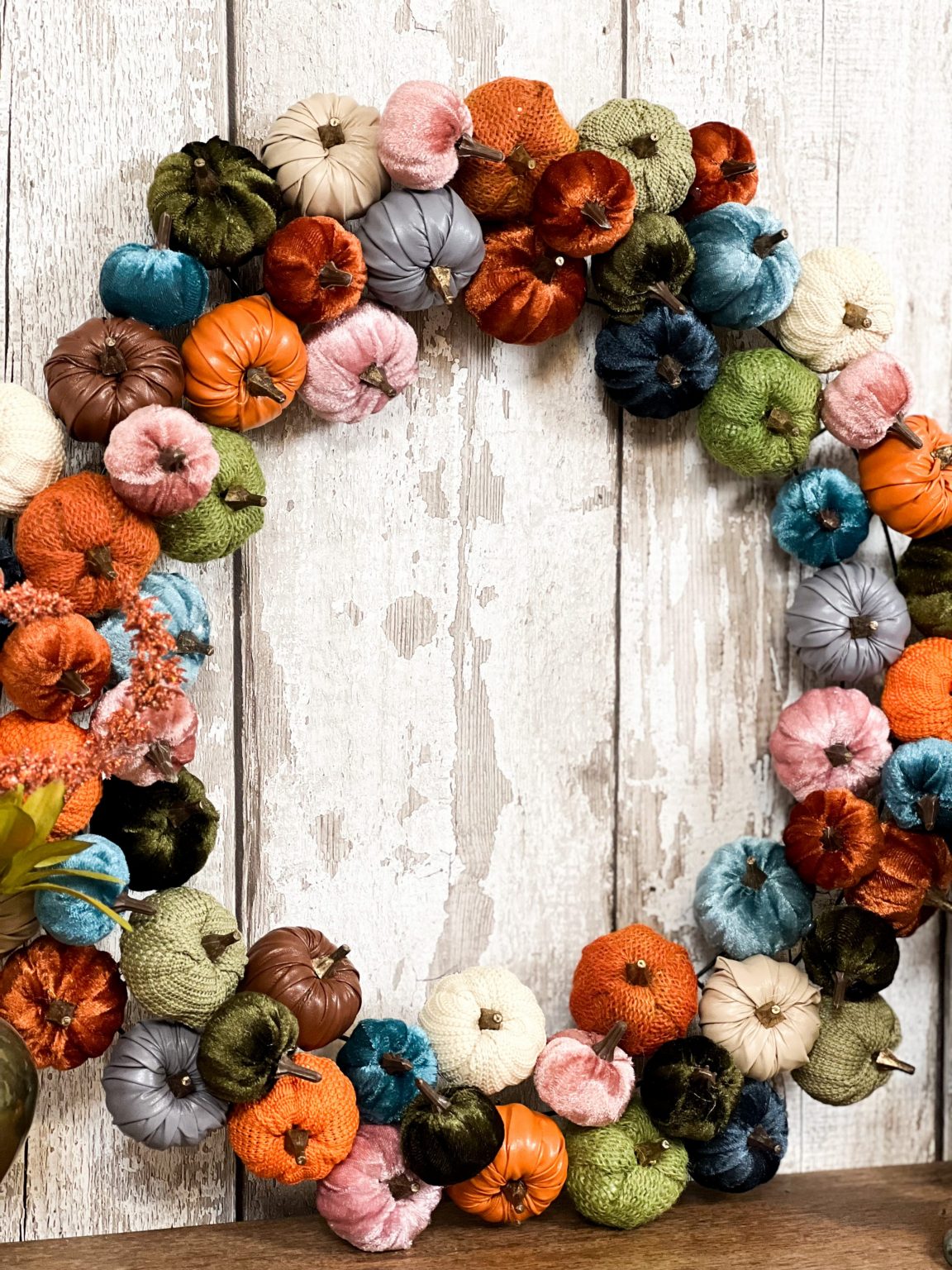 how to make a diy fall pumpkin wreath - Re-Fabbed