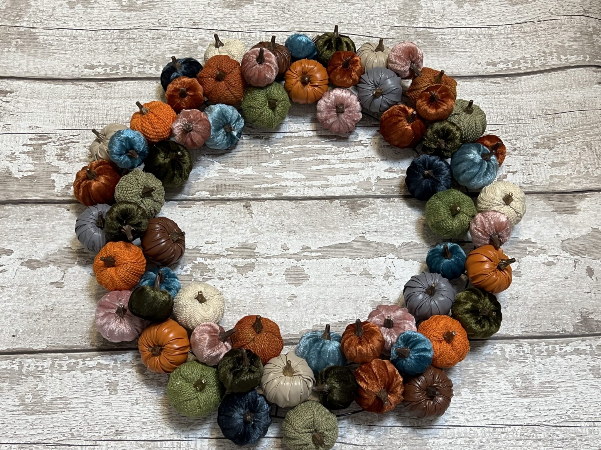 how to make a diy fall pumpkin wreath - Re-Fabbed