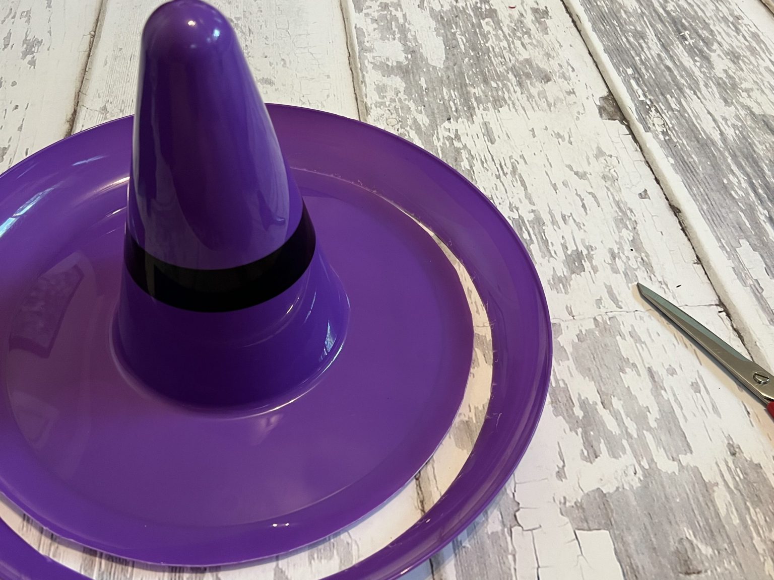 how to make a witches hat using a dollar tree tray - Re-Fabbed
