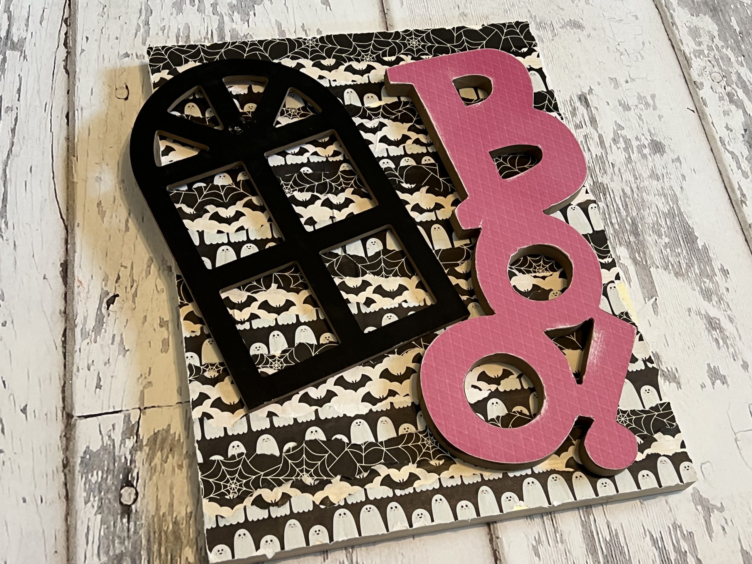 how to make a simple diy halloween sign - Re-Fabbed