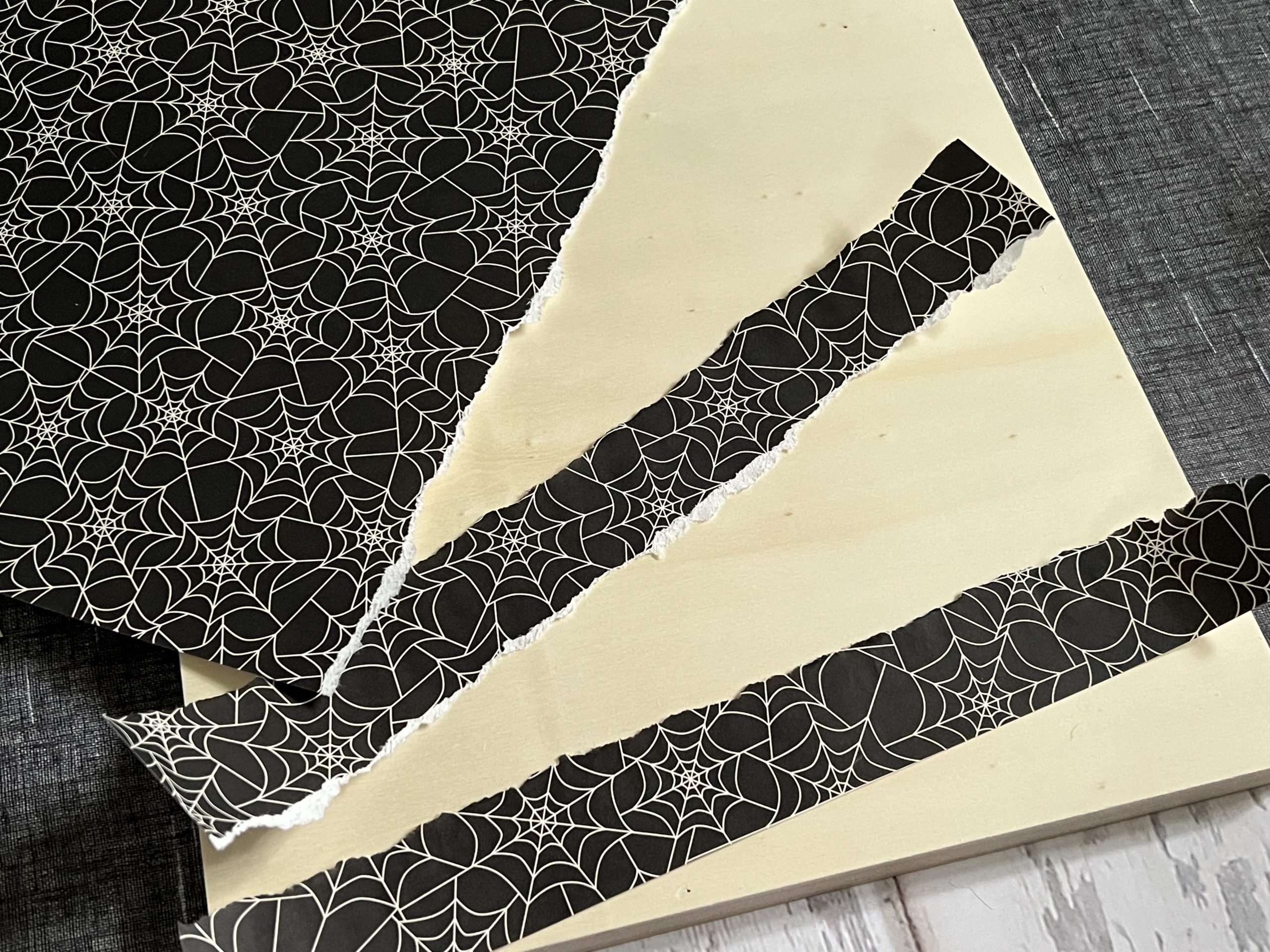 how to make a simple diy halloween sign - Re-Fabbed