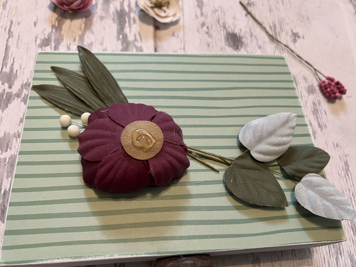 how to make a diy paper flower sign - Re-Fabbed