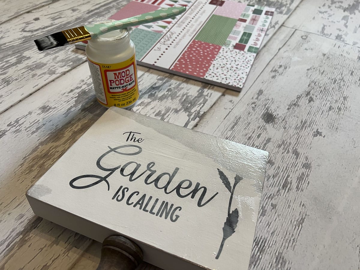 how to make a diy paper flower sign - Re-Fabbed