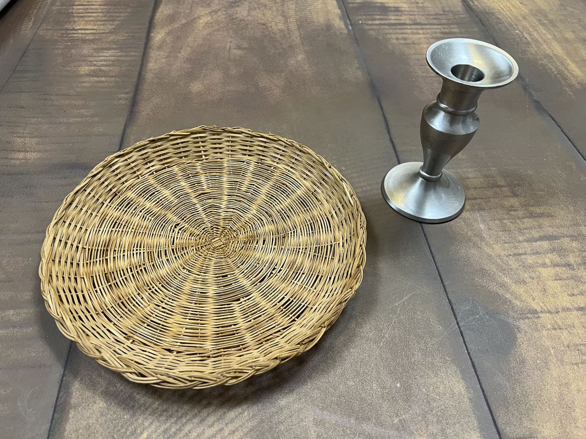 how to repurpose a wicker plate holder into a decorative stand - Re-Fabbed