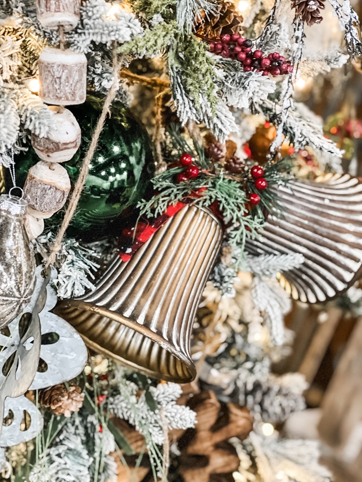 rustic themed christmas tree inspiration - Re-Fabbed