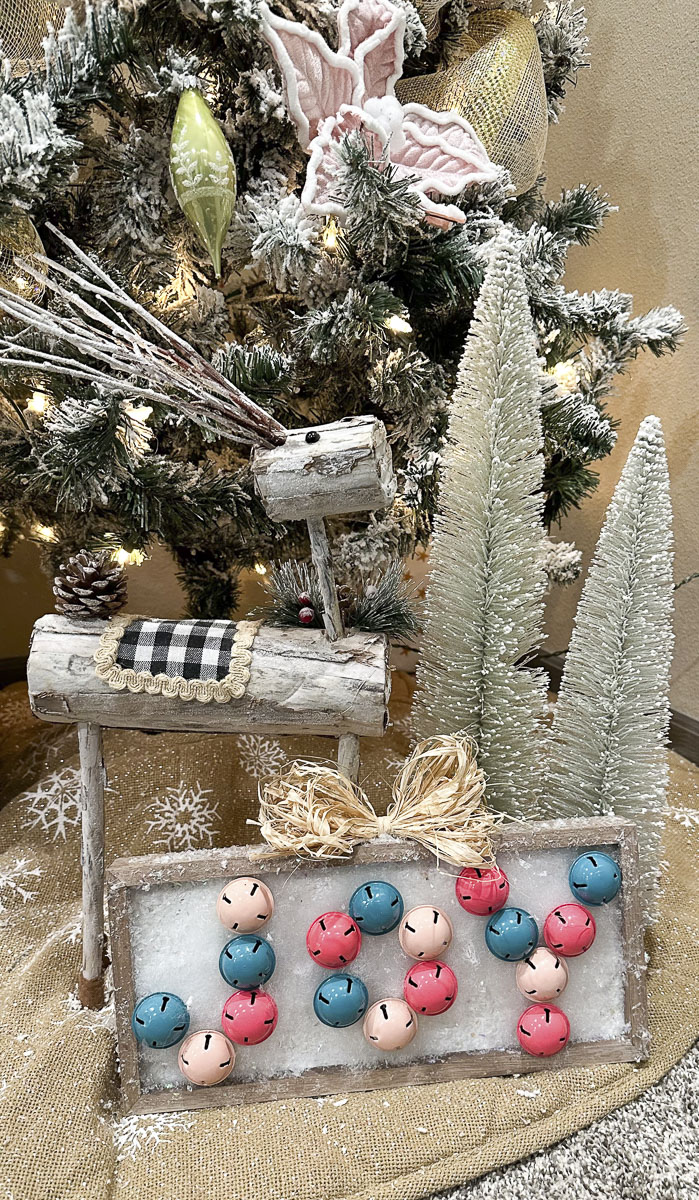 how to make a diy joy sign with jingle bells - Re-Fabbed