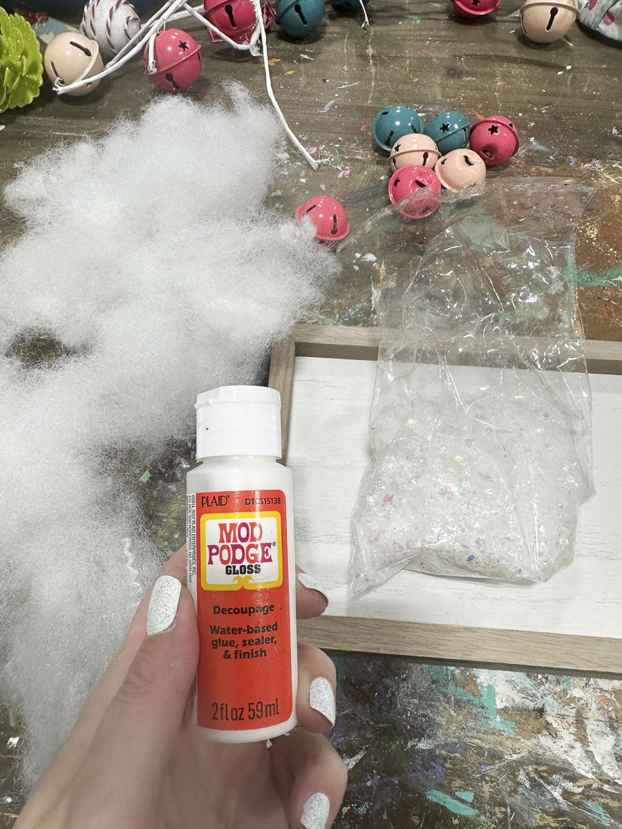 how to make a diy joy sign with jingle bells - Re-Fabbed