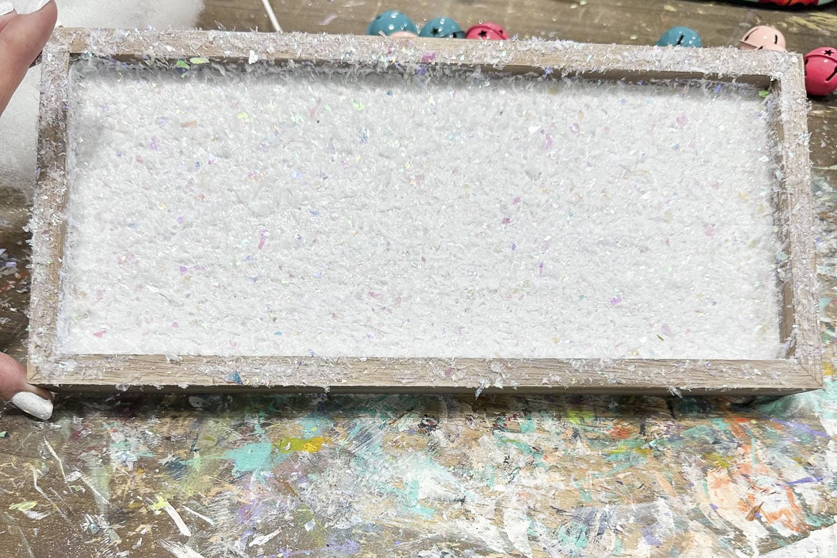 how to make a diy joy sign with jingle bells - Re-Fabbed