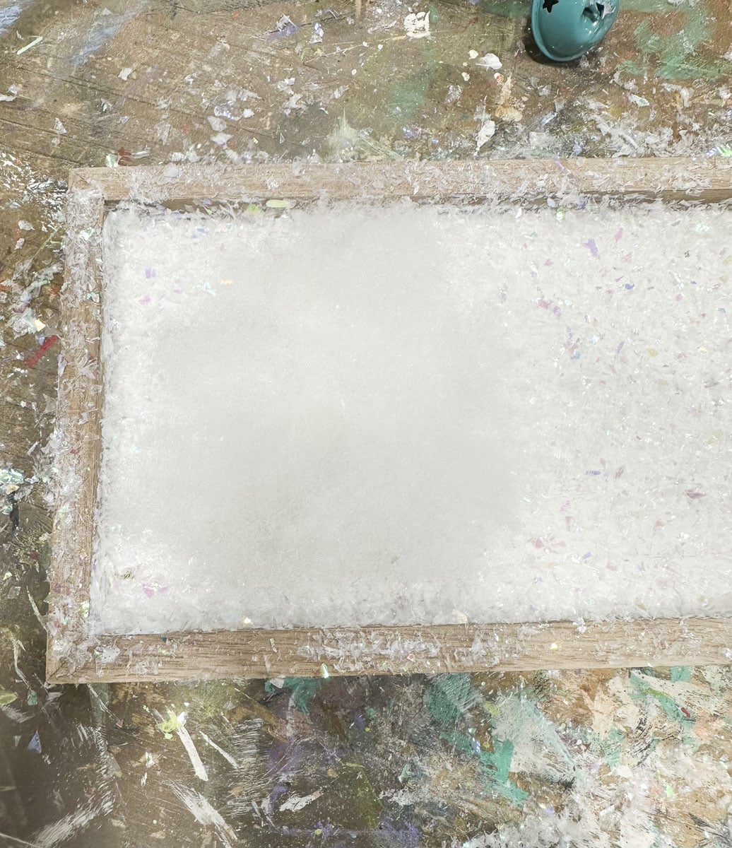 how to make a diy joy sign with jingle bells - Re-Fabbed