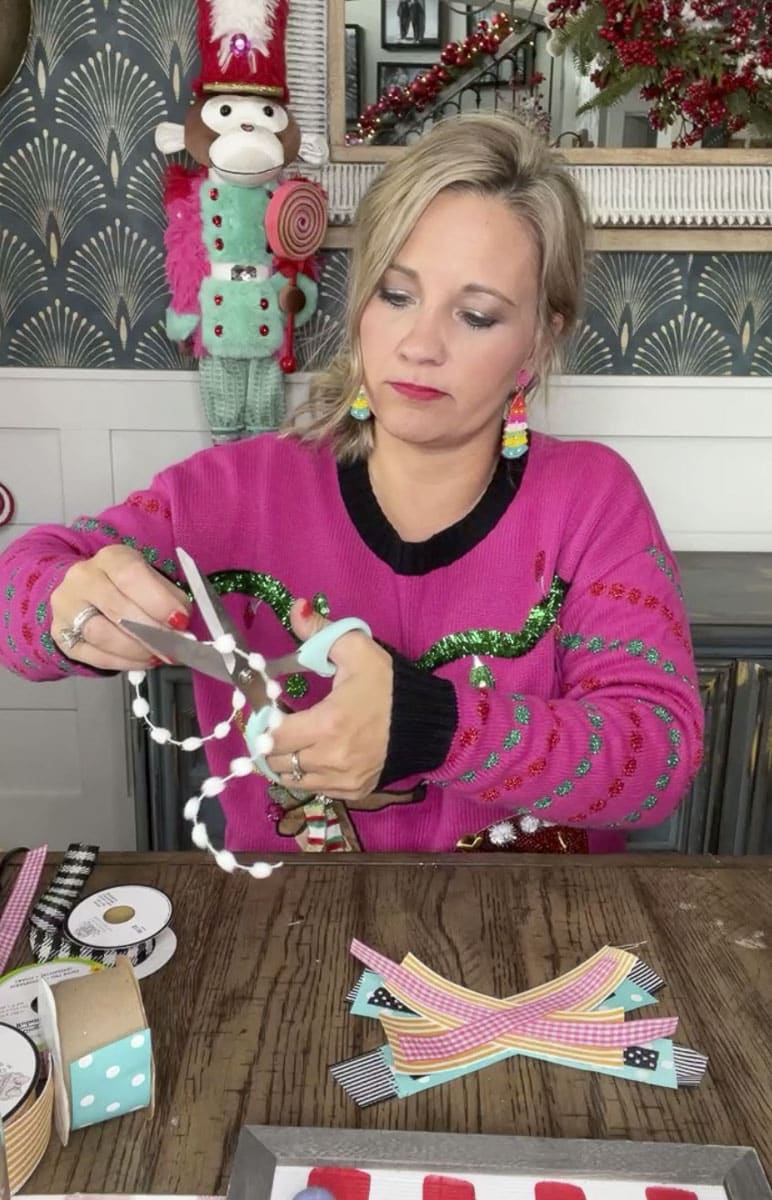 how to make a diy christmas gift bag sign - Re-Fabbed