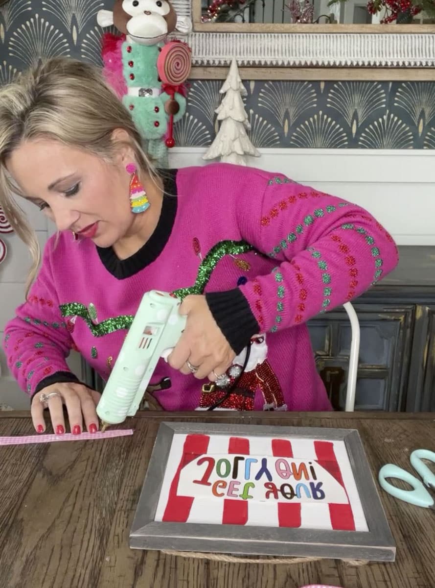 how to make a diy christmas gift bag sign - Re-Fabbed