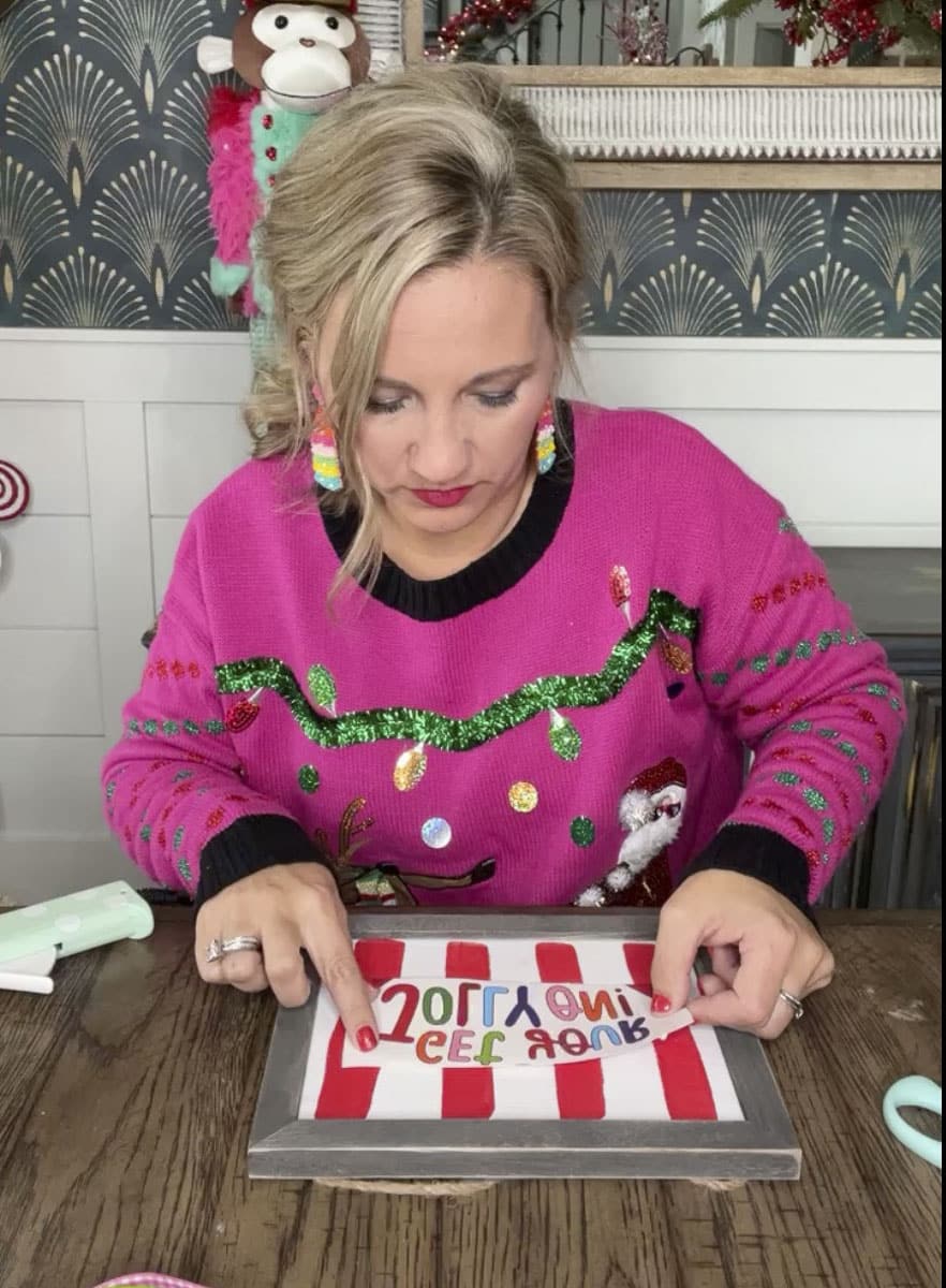 how to make a diy christmas gift bag sign - Re-Fabbed