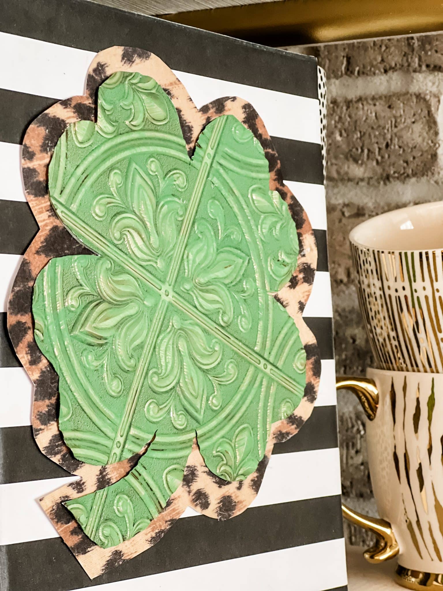 how to make a clover sign using sticky tiles - Re-Fabbed