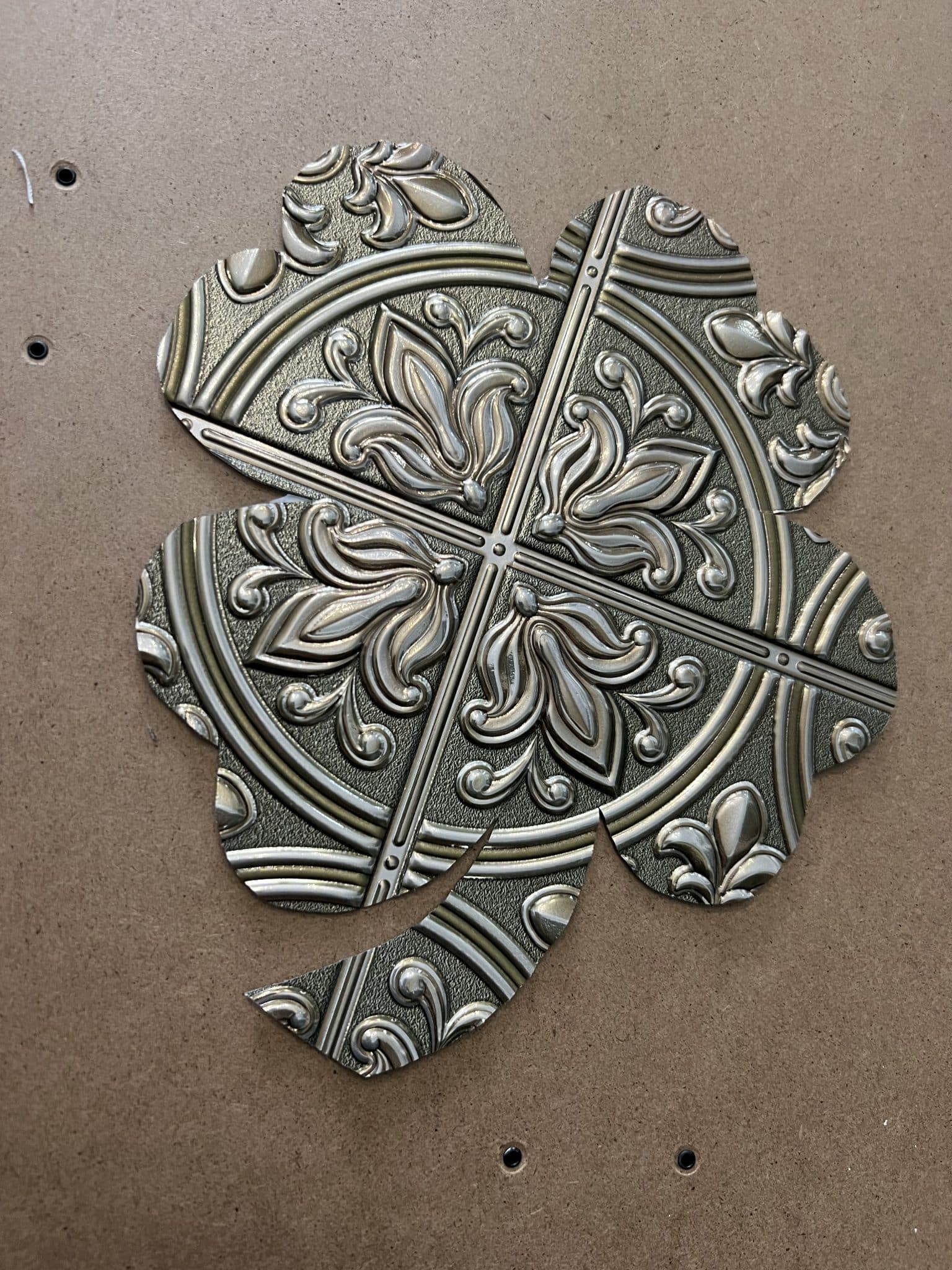 how to make a clover sign using sticky tiles - Re-Fabbed