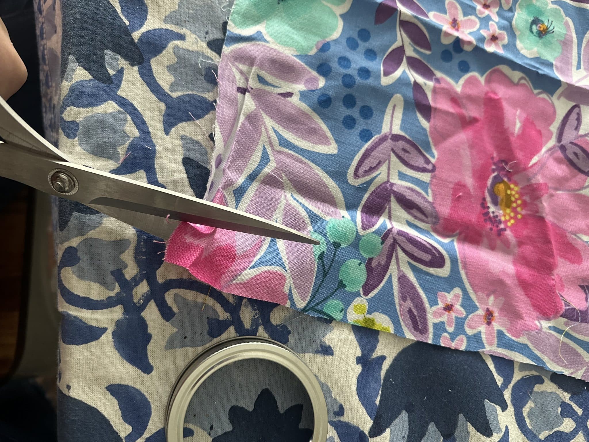 how to make diy flower using mason jar rings - Re-Fabbed