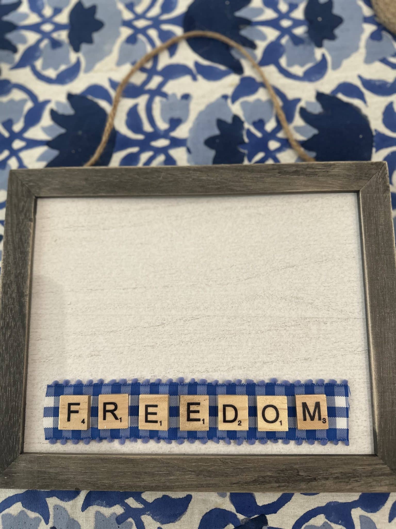 how to make a diy freedom sign using sticky tiles - Re-Fabbed