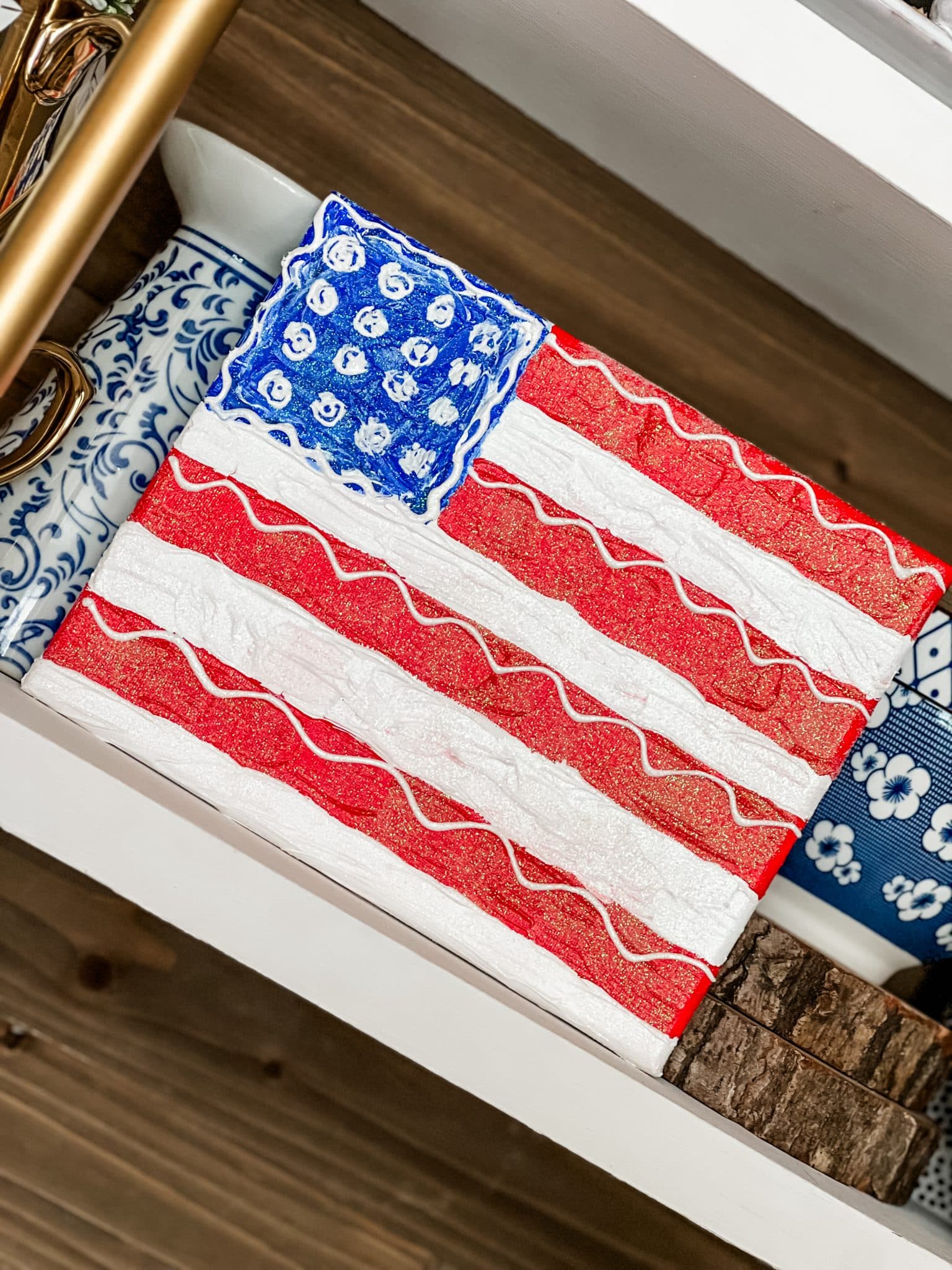 how to paint an American flag sign using thick bodied acrylics - Re-Fabbed