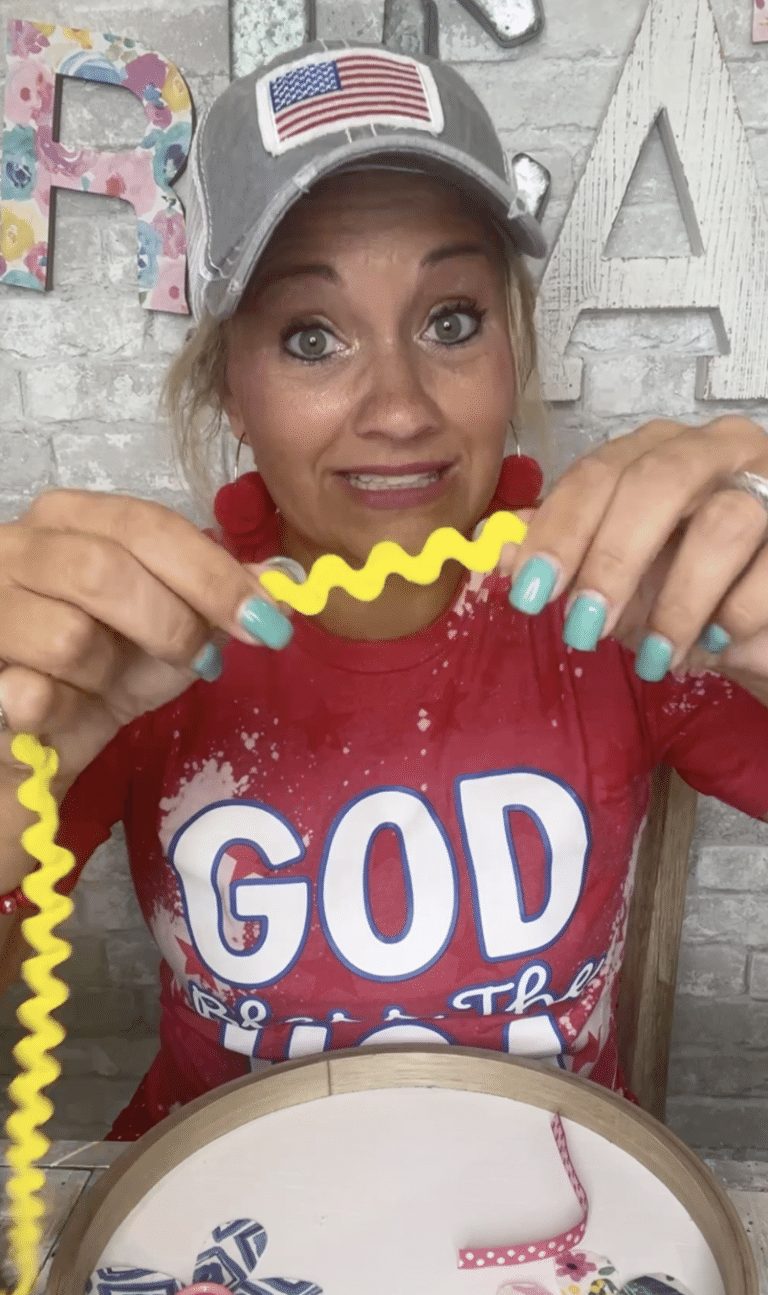 how to make a floral fabric sign - Re-Fabbed