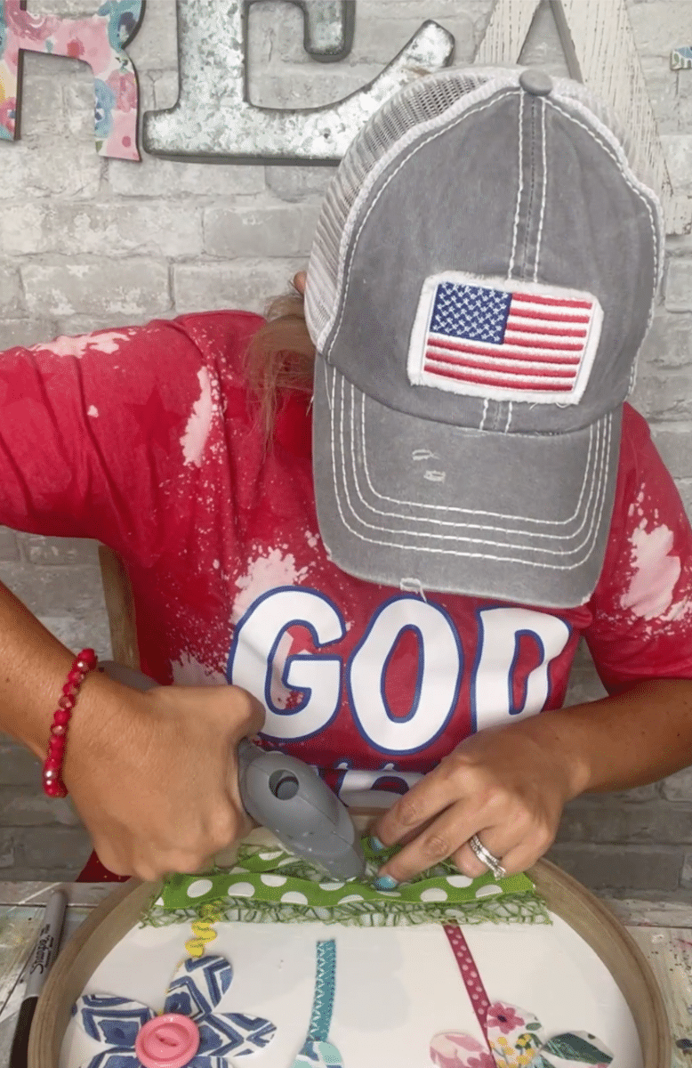 how to make a floral fabric sign - Re-Fabbed