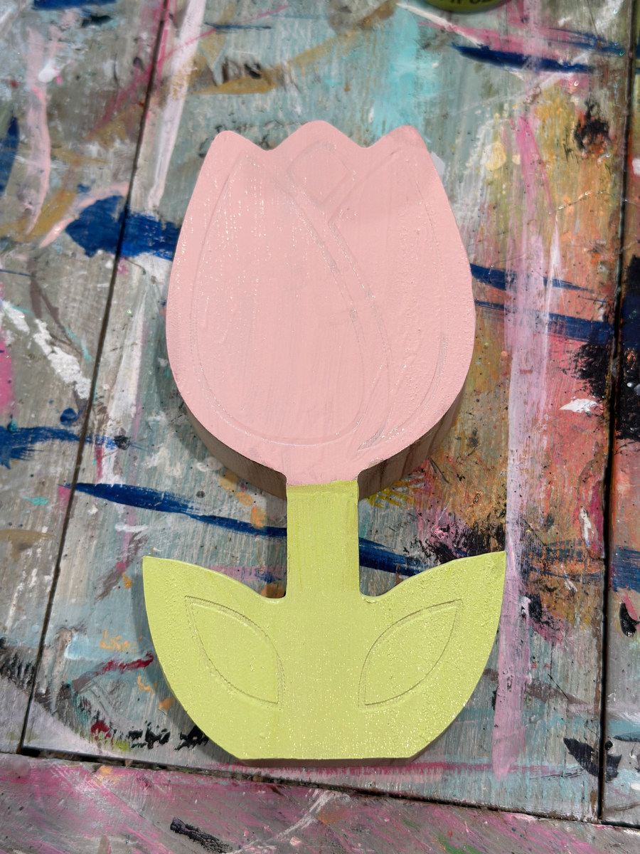 how to make a painted flower sign using wrapping paper - Re-Fabbed