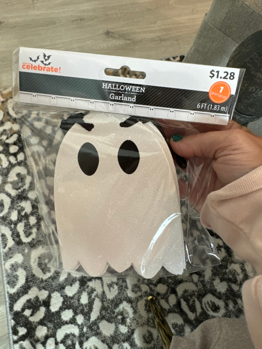 diy halloween decor using walmart ghost garland - Re-Fabbed