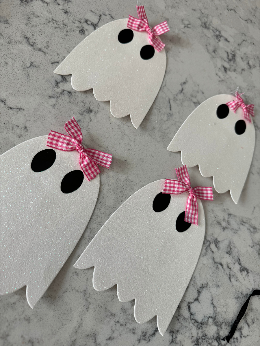 diy halloween decor using walmart ghost garland - Re-Fabbed