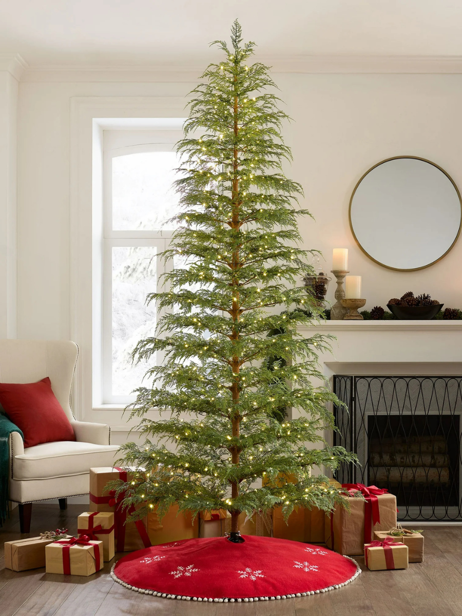 how to enter 2024 re-fabbed Christmas giveaway - Re-Fabbed