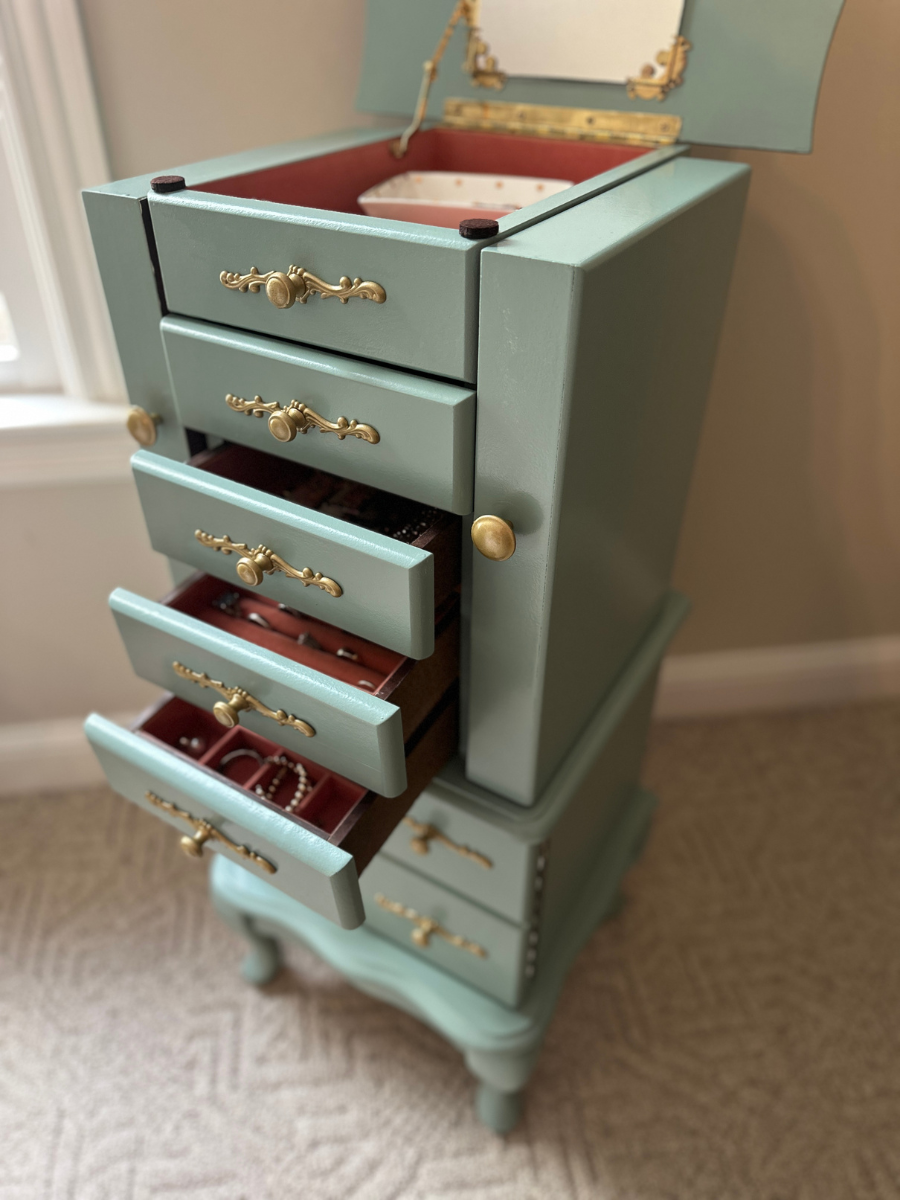 how to makeover a jewelry chest for less than 10 dollars - Re-Fabbed