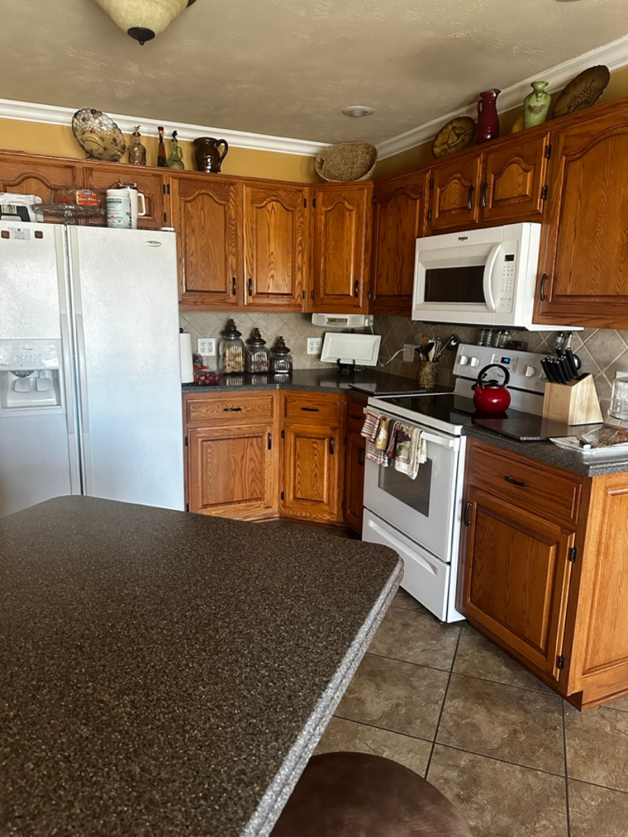 how to update a 90's kitchen on a limited budget - Re-Fabbed