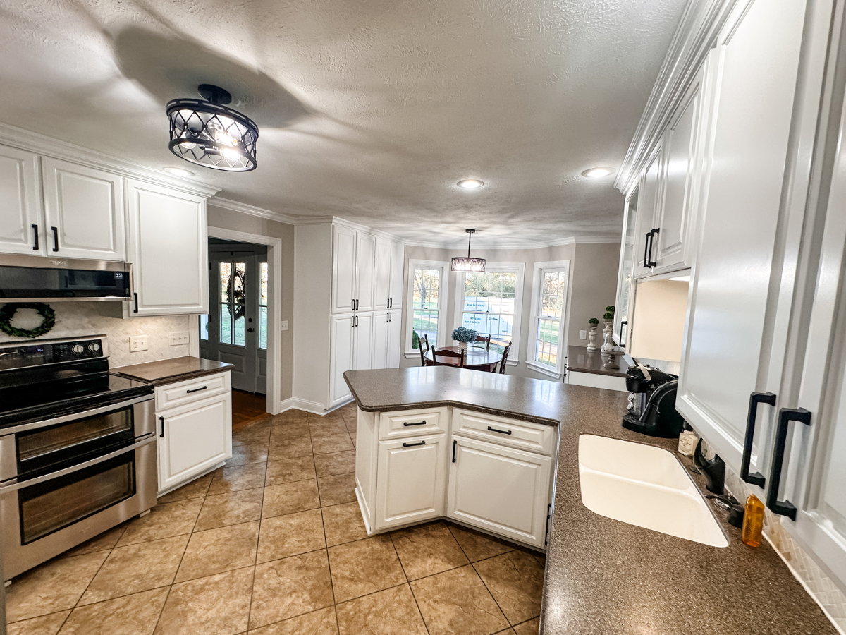 how to update a 90's kitchen on a limited budget - Re-Fabbed