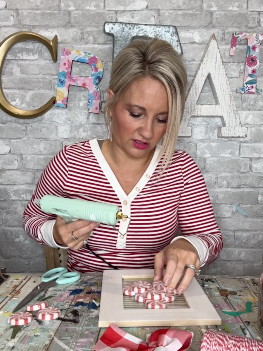 how to create a peppermint Christmas tree frame - Re-Fabbed