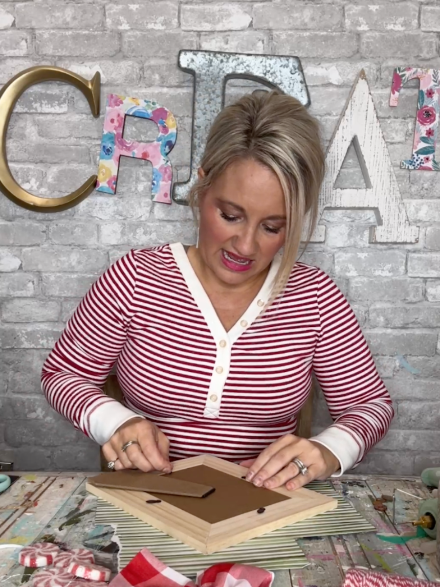 how to create a peppermint Christmas tree frame - Re-Fabbed