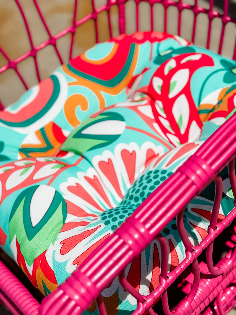 how to spray paint pool furniture - Re-Fabbed