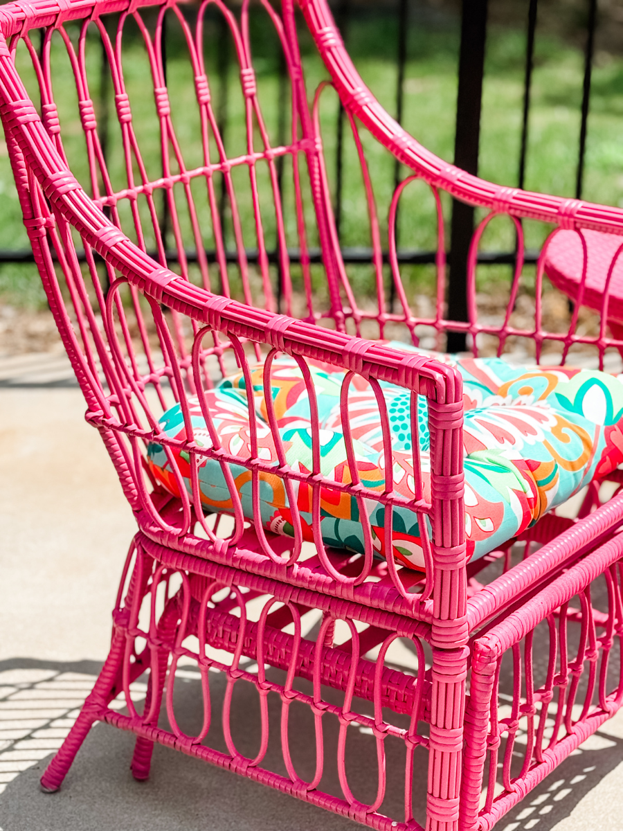 how to spray paint pool furniture - Re-Fabbed